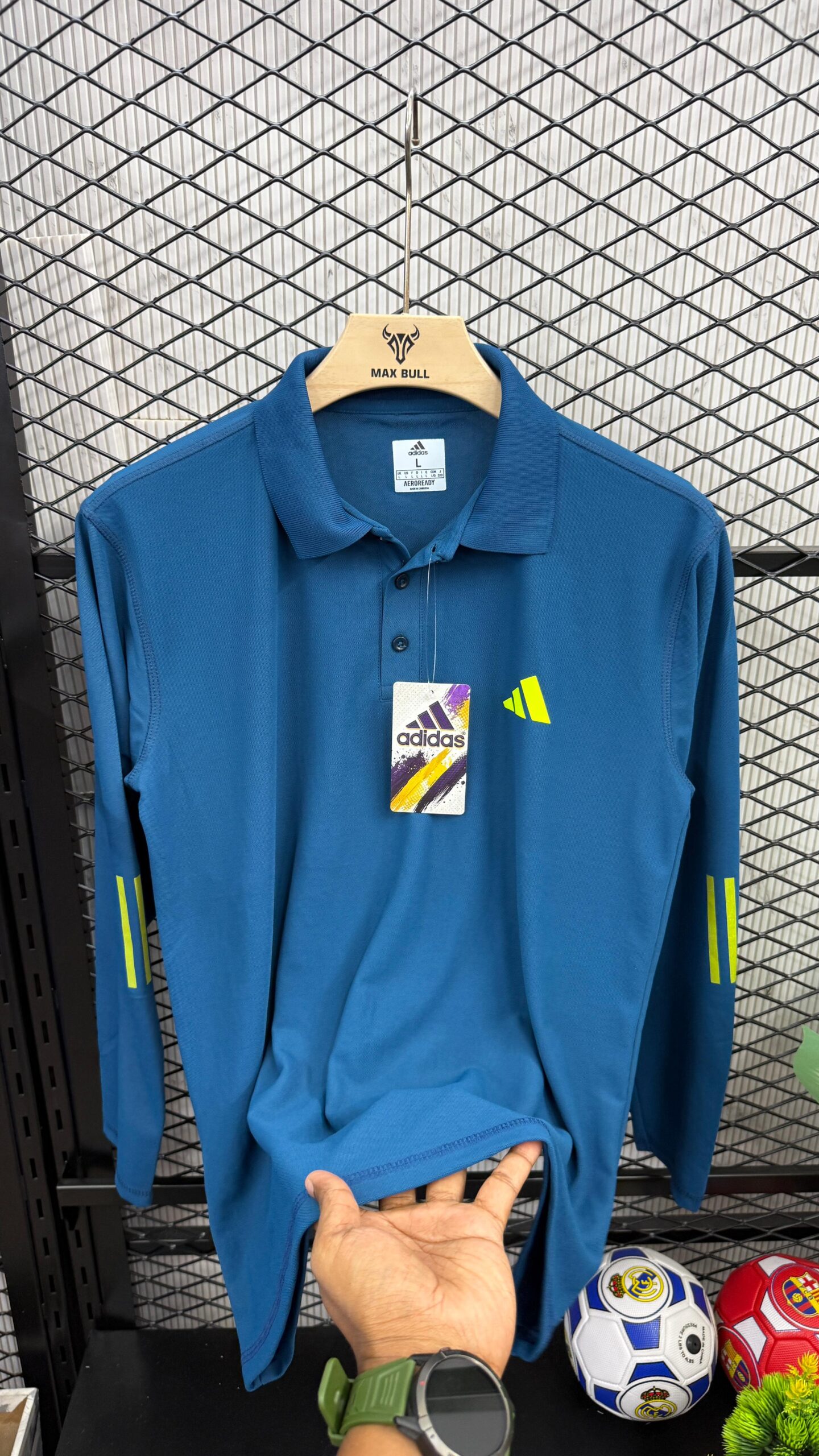 ADIDAS THREE STRIPES FULL HAND COLLAR – Maximus Wholesale